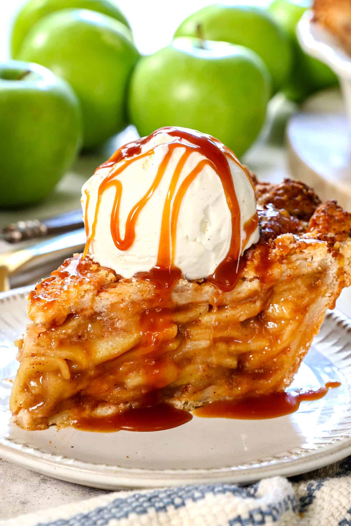 how long to bake apple pie at 425