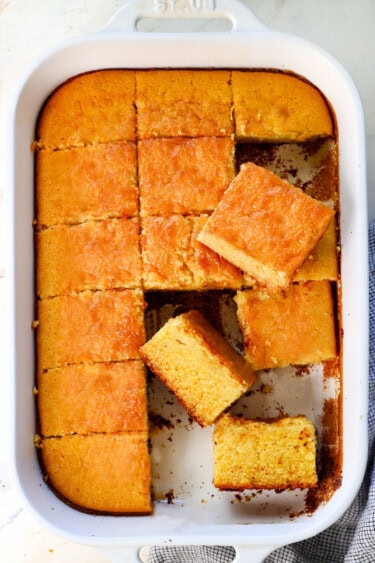 Homemade Cornbread Recipe (deliciously moist + variation ideas ...